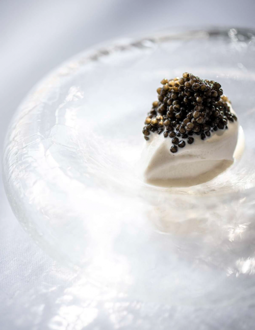 IJs van blauwe kaas met kaviaar